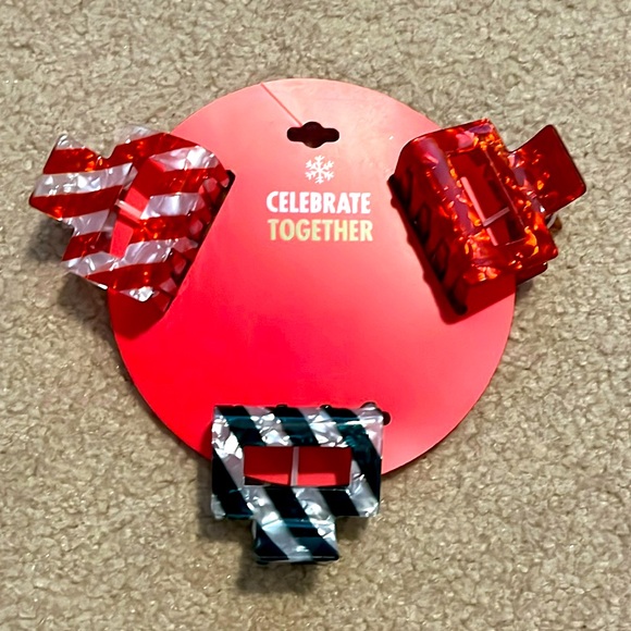 Celebrate Together | Accessories | New 3pack Holiday Claw Clips From ...